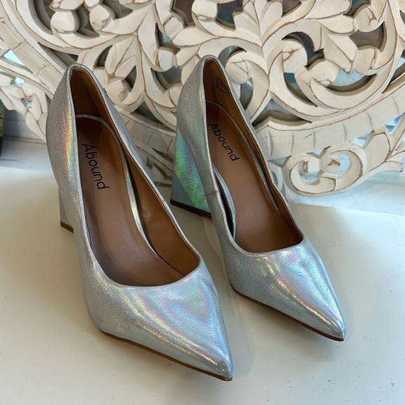 Abound | Shoes | Abound Size 5 Metallic Silver Geometric Triangle Heel ...